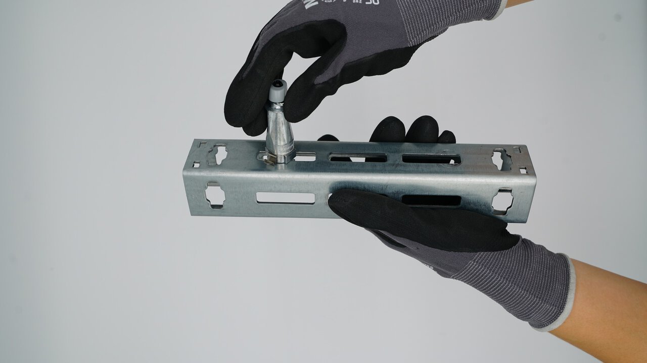UniGrip QT | Quarter Turn Hanger for Our Universal Bracket